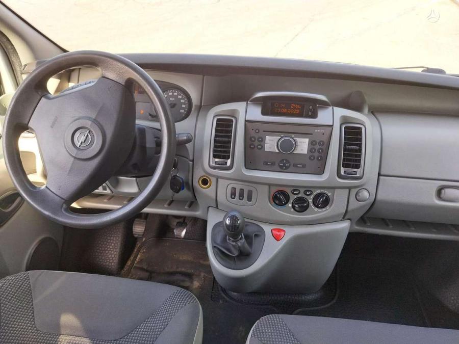 Grey Opel Vivaro 2008 in Marijampole, with an engine capacity of 2.00 L and mileage of 253 thousand km for 6490 €, photo 5 on AUTOMOTO.COM.LV