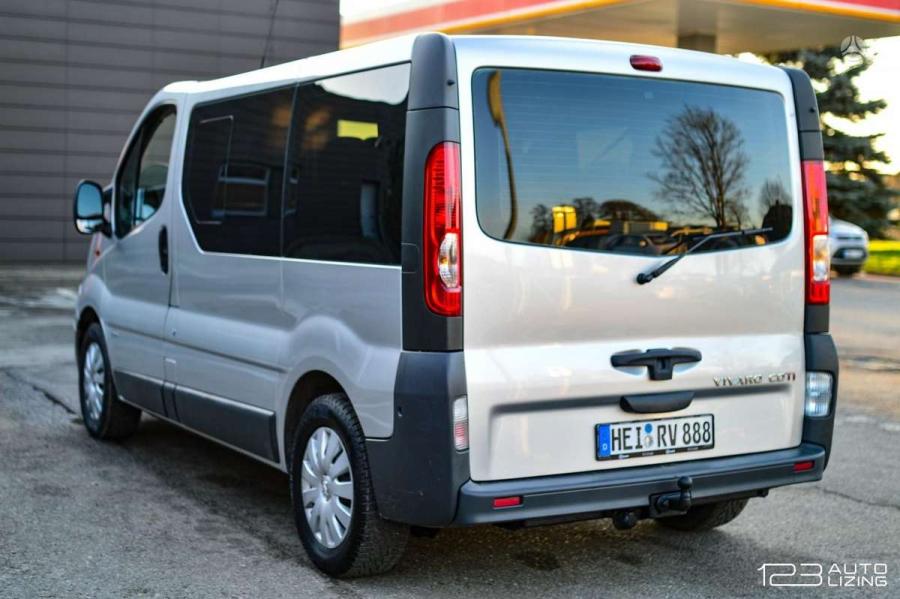 Grey Opel Vivaro 2008 in Kretinga, with an engine capacity of 2.00 L and mileage of 291 thousand km for 7350 €, photo 7 on AUTOMOTO.COM.LV