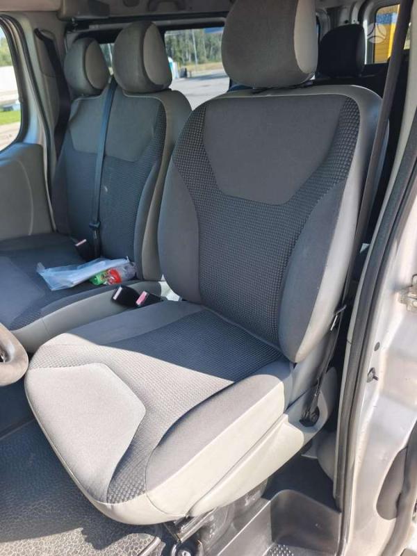 Grey Opel Vivaro 2008 in Pakruojis, with an engine capacity of 2.00 L and mileage of 298 thousand km for 5400 €, photo 9 on AUTOMOTO.COM.LV
