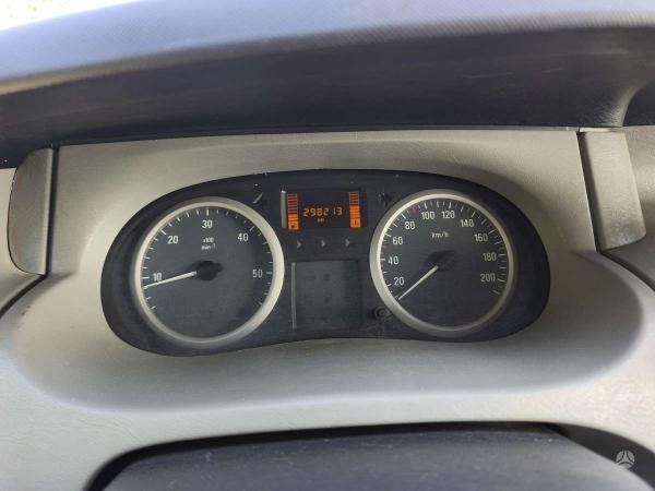 Grey Opel Vivaro 2008 in Pakruojis, with an engine capacity of 2.00 L and mileage of 298 thousand km for 5400 €, photo 10 on AUTOMOTO.COM.LV