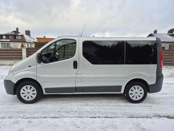 Pelēks Opel Vivaro 2009 Marijampole, ar dzinēja tilpumu 2.00 L un nobraukumu 290 tūkst. km par 6800 €, foto 2 vietnē AUTOMOTO.COM.LV