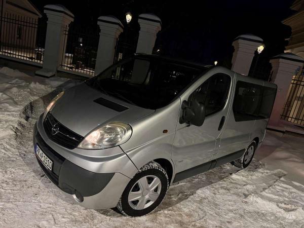 Grey Opel Vivaro 2009 in Vilnius, with an engine capacity of 2.50 L and mileage of 254 thousand km for 7950 €, photo 2 on AUTOMOTO.COM.LV