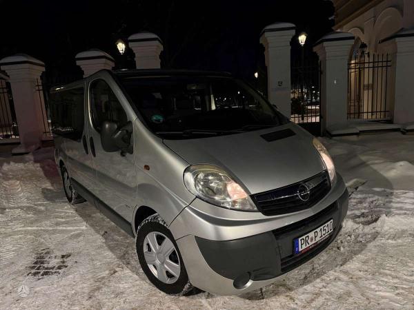 Grey Opel Vivaro 2009 in Vilnius, with an engine capacity of 2.50 L and mileage of 254 thousand km for 7950 €, photo 4 on AUTOMOTO.COM.LV