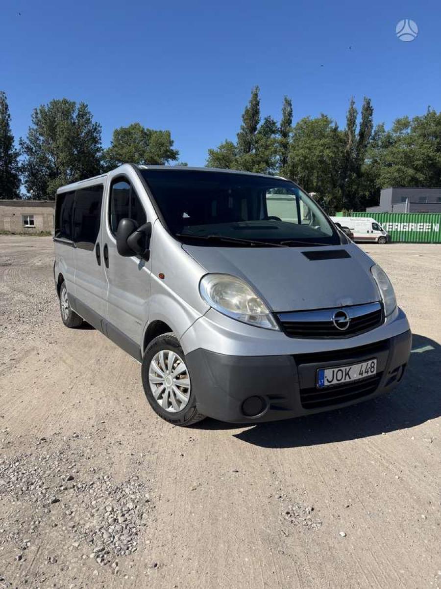 Grey Opel Vivaro 2009 in Klaipeda, with an engine capacity of 2.46 L and mileage of 330 thousand km for 4400 €, photo 3 on AUTOMOTO.COM.LV
