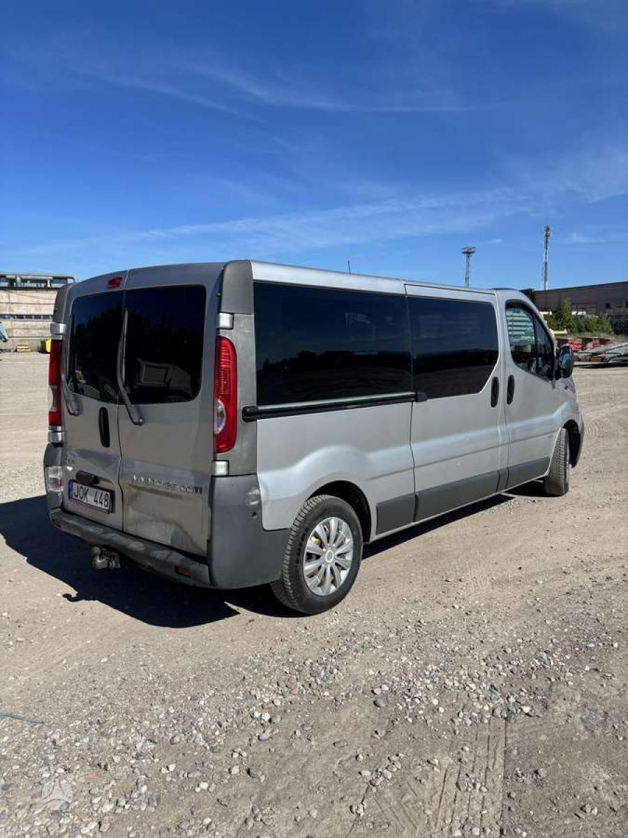 Grey Opel Vivaro 2009 in Klaipeda, with an engine capacity of 2.46 L and mileage of 330 thousand km for 4400 €, photo 4 on AUTOMOTO.COM.LV