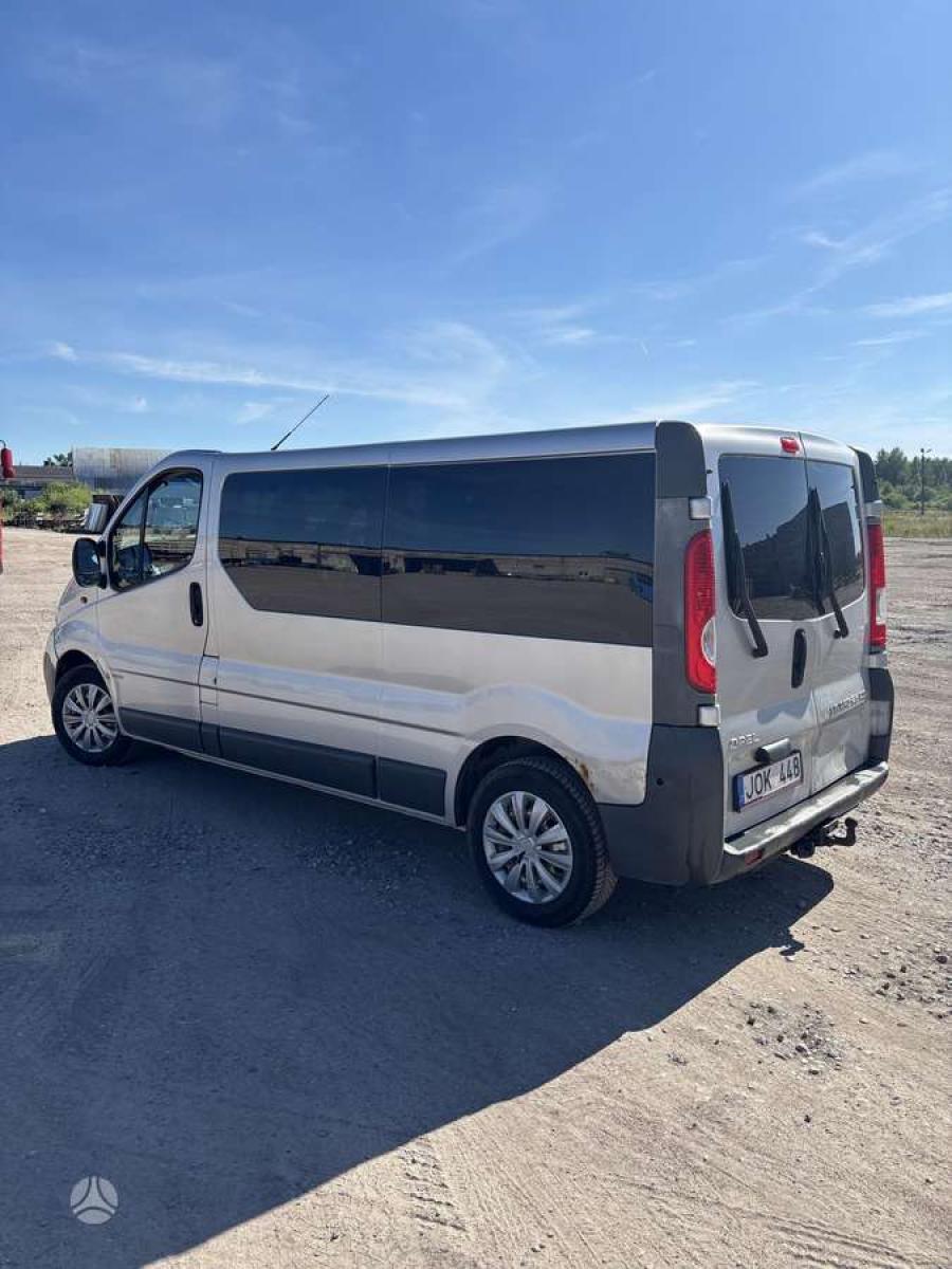 Grey Opel Vivaro 2009 in Klaipeda, with an engine capacity of 2.46 L and mileage of 330 thousand km for 4400 €, photo 5 on AUTOMOTO.COM.LV