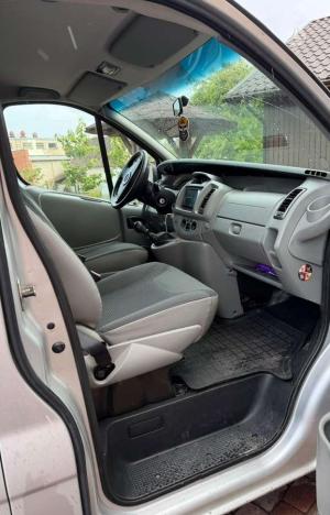 Pelēks Opel Vivaro 2009 Mažeikiai, ar dzinēja tilpumu 2.46 L un nobraukumu 354 tūkst. km par 5700 €, foto 5 vietnē AUTOMOTO.COM.LV