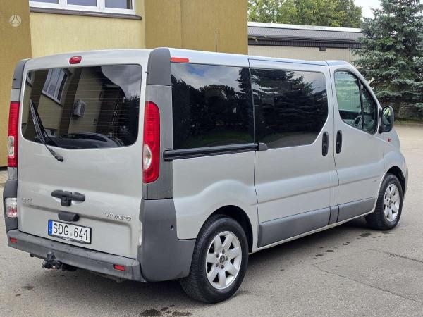 Pelēks Opel Vivaro 2009 Šilutė, ar dzinēja tilpumu 2.46 L un nobraukumu 355 tūkst. km par 5500 €, foto 5 vietnē AUTOMOTO.COM.LV