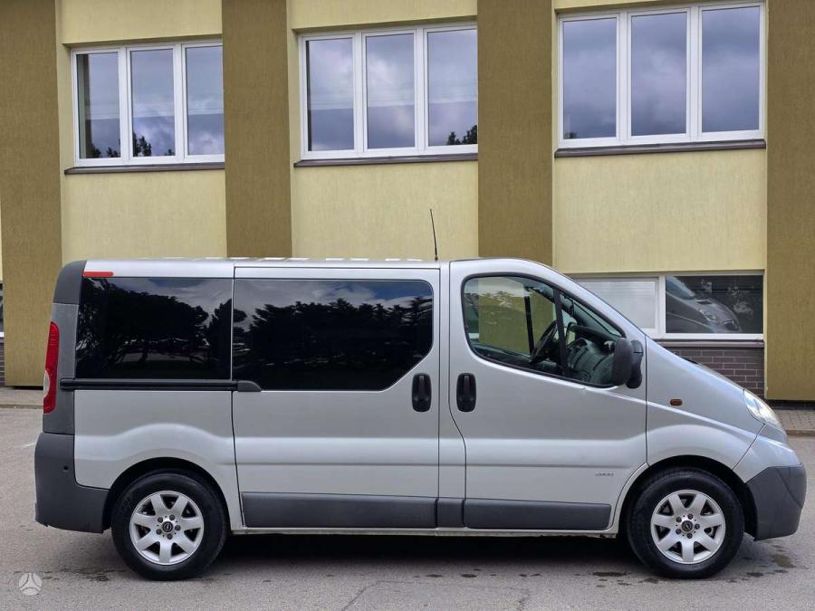 Pelēks Opel Vivaro 2009 Šilutė, ar dzinēja tilpumu 2.46 L un nobraukumu 355 tūkst. km par 5500 €, foto 8 vietnē AUTOMOTO.COM.LV