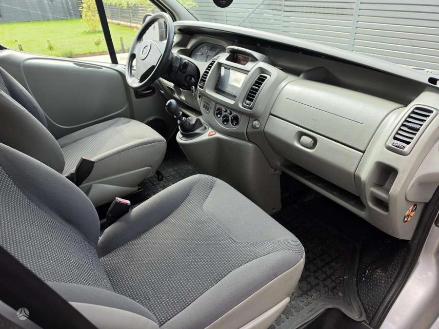 Pelēks Opel Vivaro 2009 Šilutė, ar dzinēja tilpumu 2.46 L un nobraukumu 355 tūkst. km par 5500 €, foto 16 vietnē AUTOMOTO.COM.LV