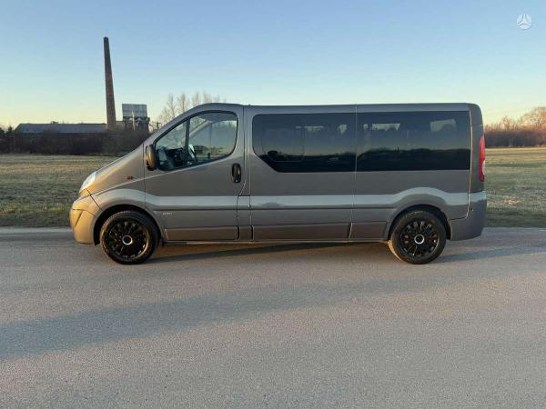 Pelēks Opel Vivaro 2011 Vilkaviškis, ar dzinēja tilpumu 2.00 L un nobraukumu 207 tūkst. km par 8999 €, foto 3 vietnē AUTOMOTO.COM.LV