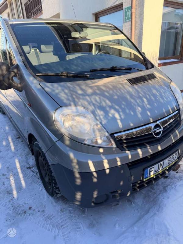 Grey Opel Vivaro 2011 in Klaipeda, with an engine capacity of 2.00 L and mileage of 181 thousand km for 9000 €, photo 1 on AUTOMOTO.COM.LV