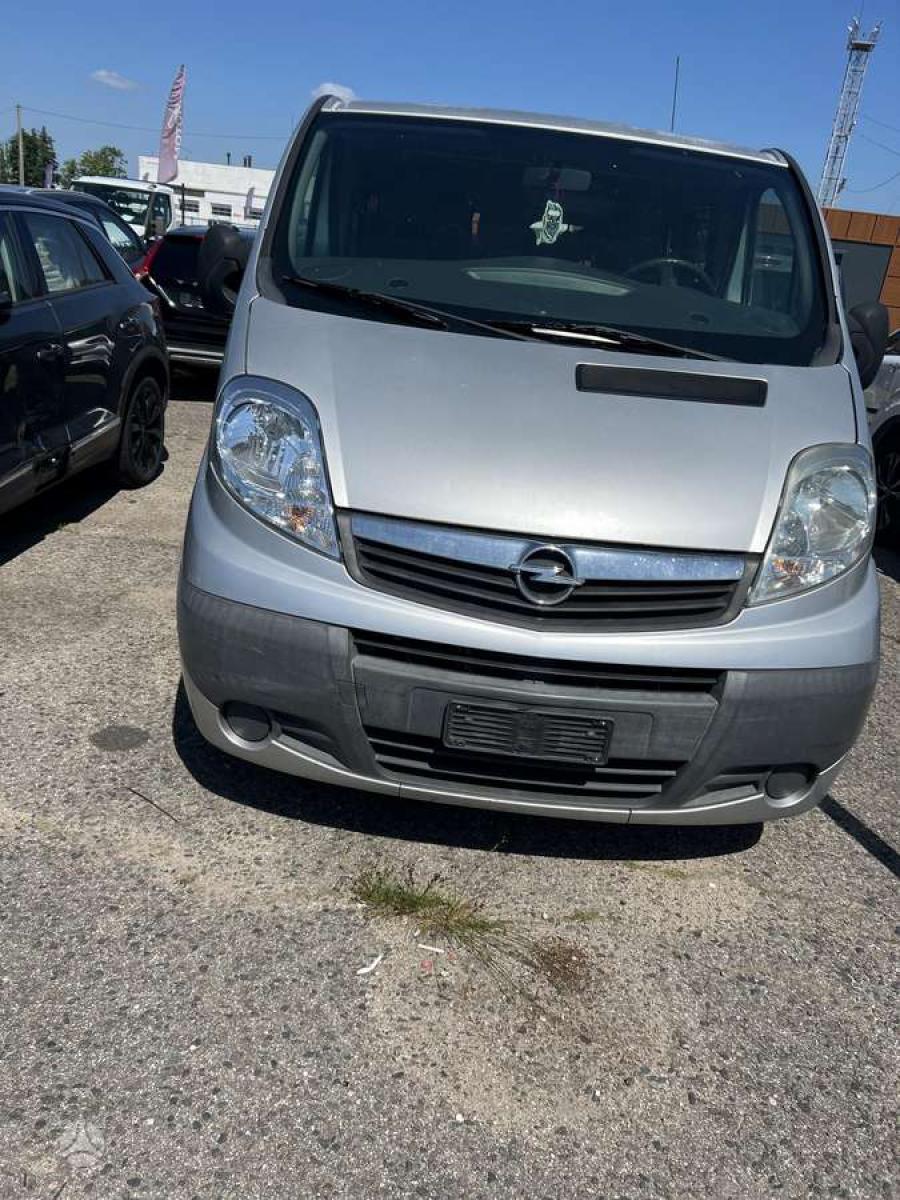 Pelēks Opel Vivaro 2011 Panevēža, ar dzinēja tilpumu 2.00 L un nobraukumu 286 tūkst. km par 5200 €, foto 3 vietnē AUTOMOTO.COM.LV