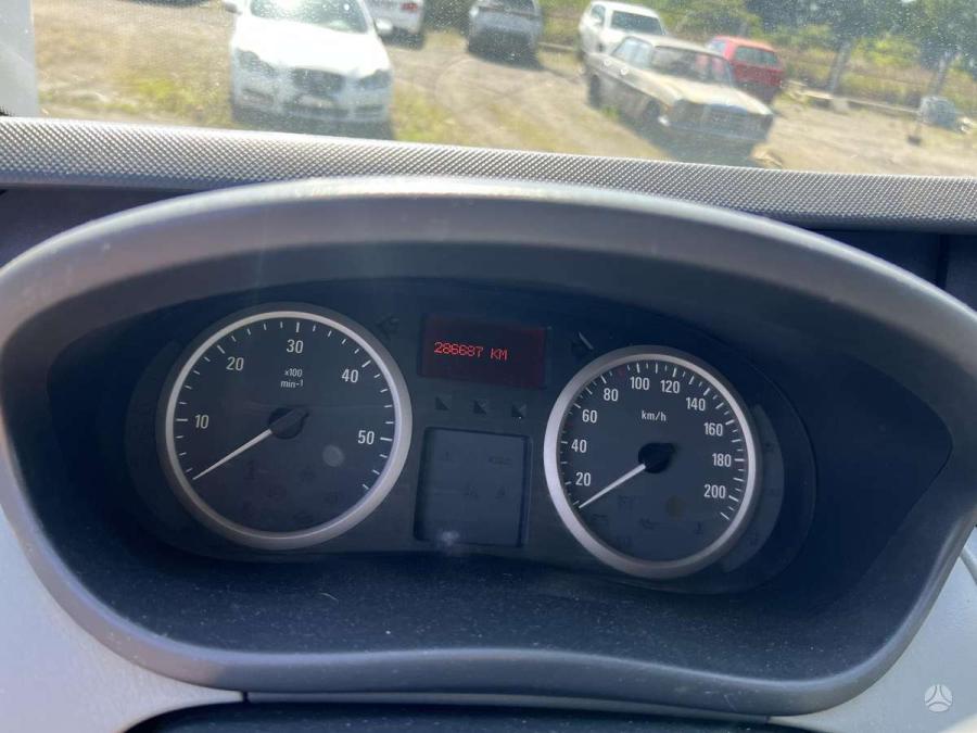 Pelēks Opel Vivaro 2011 Panevēža, ar dzinēja tilpumu 2.00 L un nobraukumu 286 tūkst. km par 5200 €, foto 16 vietnē AUTOMOTO.COM.LV