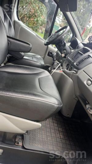Pelēks Opel Vivaro 2011 Rīga, ar dzinēja tilpumu 2.50 L un nobraukumu 0 tūkst. km par 8000 €, foto 5 vietnē AUTOMOTO.COM.LV