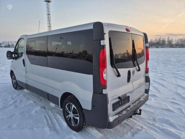 Grey Opel Vivaro 2012 in Marijampole, with an engine capacity of 2.00 L and mileage of 238 thousand km for 8900 €, photo 3 on AUTOMOTO.COM.LV