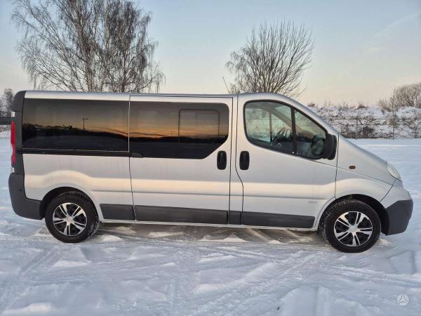 Grey Opel Vivaro 2012 in Marijampole, with an engine capacity of 2.00 L and mileage of 238 thousand km for 8900 €, photo 5 on AUTOMOTO.COM.LV
