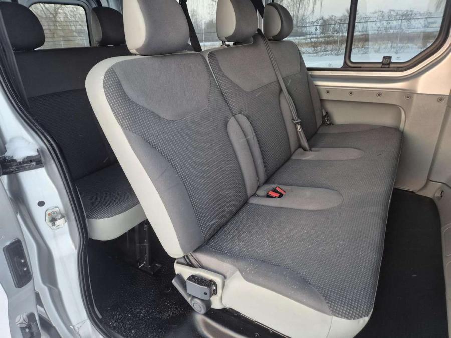 Pelēks Opel Vivaro 2012 Marijampole, ar dzinēja tilpumu 2.00 L un nobraukumu 238 tūkst. km par 8900 €, foto 13 vietnē AUTOMOTO.COM.LV