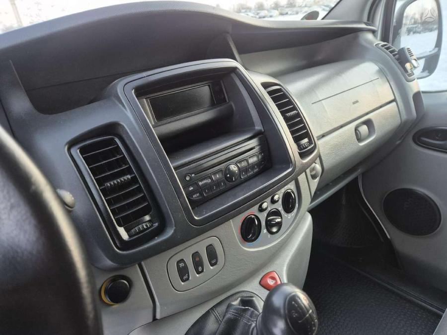 Pelēks Opel Vivaro 2012 Marijampole, ar dzinēja tilpumu 2.00 L un nobraukumu 238 tūkst. km par 8900 €, foto 22 vietnē AUTOMOTO.COM.LV