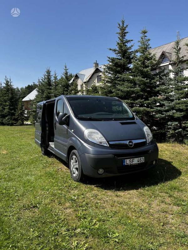 Pelēks Opel Vivaro 2012 Panevēža, ar dzinēja tilpumu 2.00 L un nobraukumu 190 tūkst. km par 10500 €, foto 2 vietnē AUTOMOTO.COM.LV