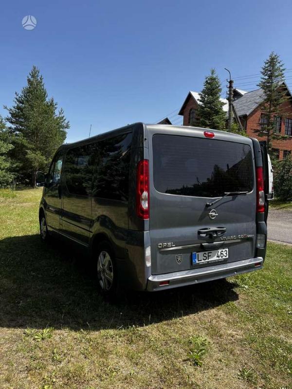 Pelēks Opel Vivaro 2012 Panevēža, ar dzinēja tilpumu 2.00 L un nobraukumu 190 tūkst. km par 10500 €, foto 4 vietnē AUTOMOTO.COM.LV