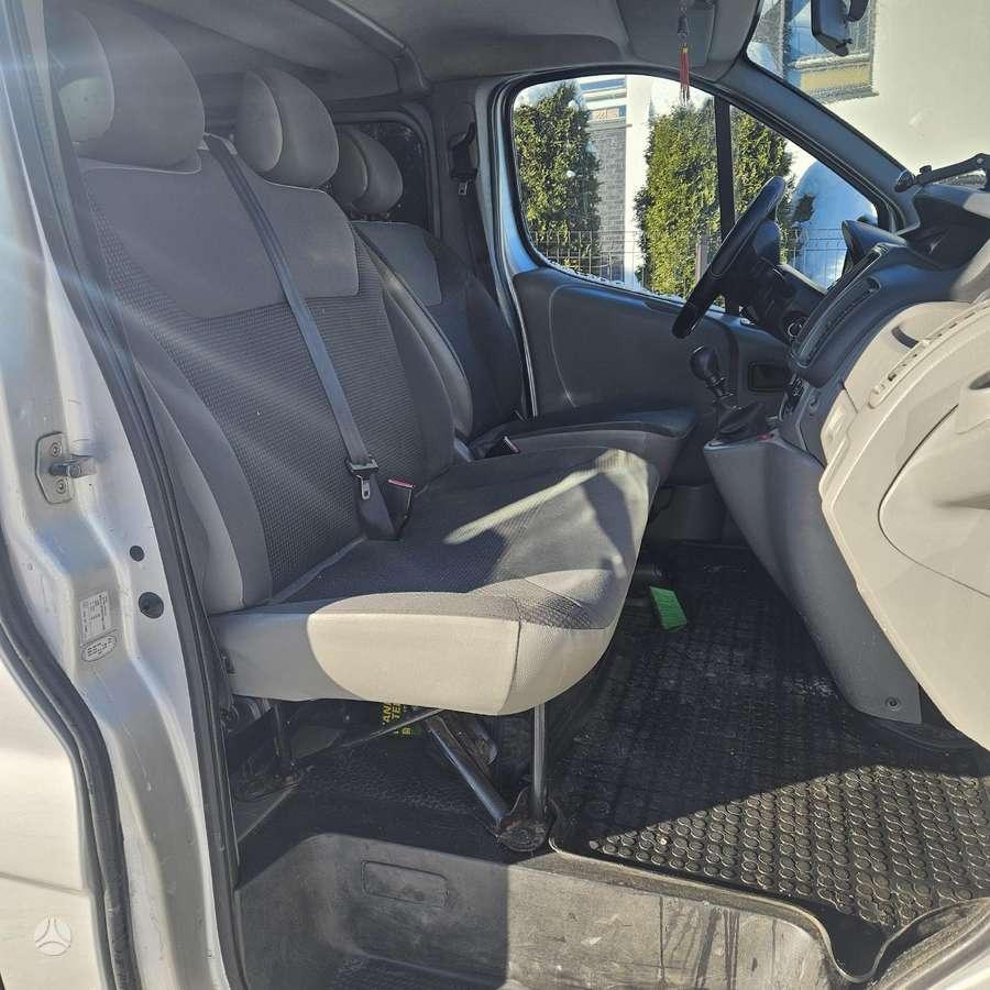 Pelēks Opel Vivaro 2012 Viļņa, ar dzinēja tilpumu 2.00 L un nobraukumu 346 tūkst. km par 6200 €, foto 12 vietnē AUTOMOTO.COM.LV