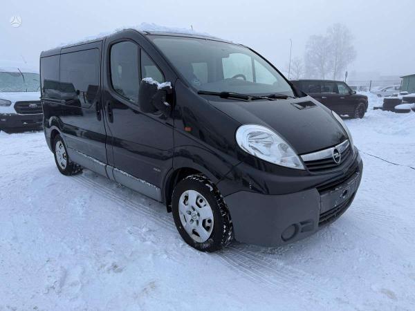 Pelēks Opel Vivaro 2013 Klaipėda, ar dzinēja tilpumu 2.00 L un nobraukumu 108 tūkst. km par 7800 €, foto 3 vietnē AUTOMOTO.COM.LV