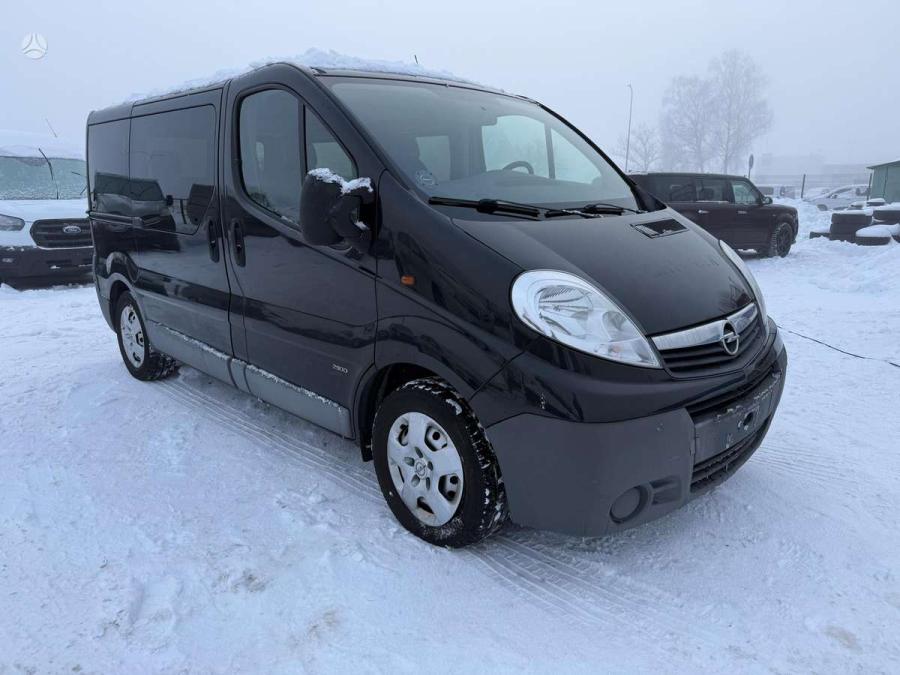 Grey Opel Vivaro 2013 in Klaipeda, with an engine capacity of 2.00 L and mileage of 108 thousand km for 7800 €, photo 3 on AUTOMOTO.COM.LV