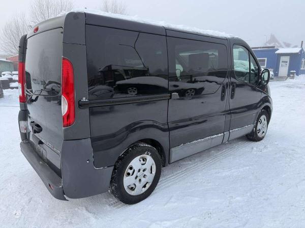 Pelēks Opel Vivaro 2013 Klaipėda, ar dzinēja tilpumu 2.00 L un nobraukumu 108 tūkst. km par 7800 €, foto 5 vietnē AUTOMOTO.COM.LV
