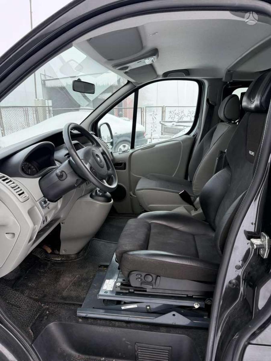 Grey Opel Vivaro 2013 in Klaipeda, with an engine capacity of 2.00 L and mileage of 108 thousand km for 7800 €, photo 9 on AUTOMOTO.COM.LV