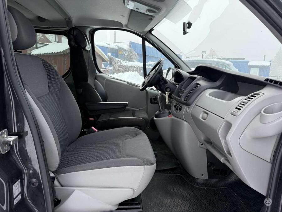 Grey Opel Vivaro 2013 in Klaipeda, with an engine capacity of 2.00 L and mileage of 108 thousand km for 7800 €, photo 12 on AUTOMOTO.COM.LV