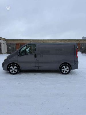 Grey Opel Vivaro 2013 in Vilnius, with an engine capacity of 2.00 L and mileage of 322 thousand km for 5200 €, photo 3 on AUTOMOTO.COM.LV