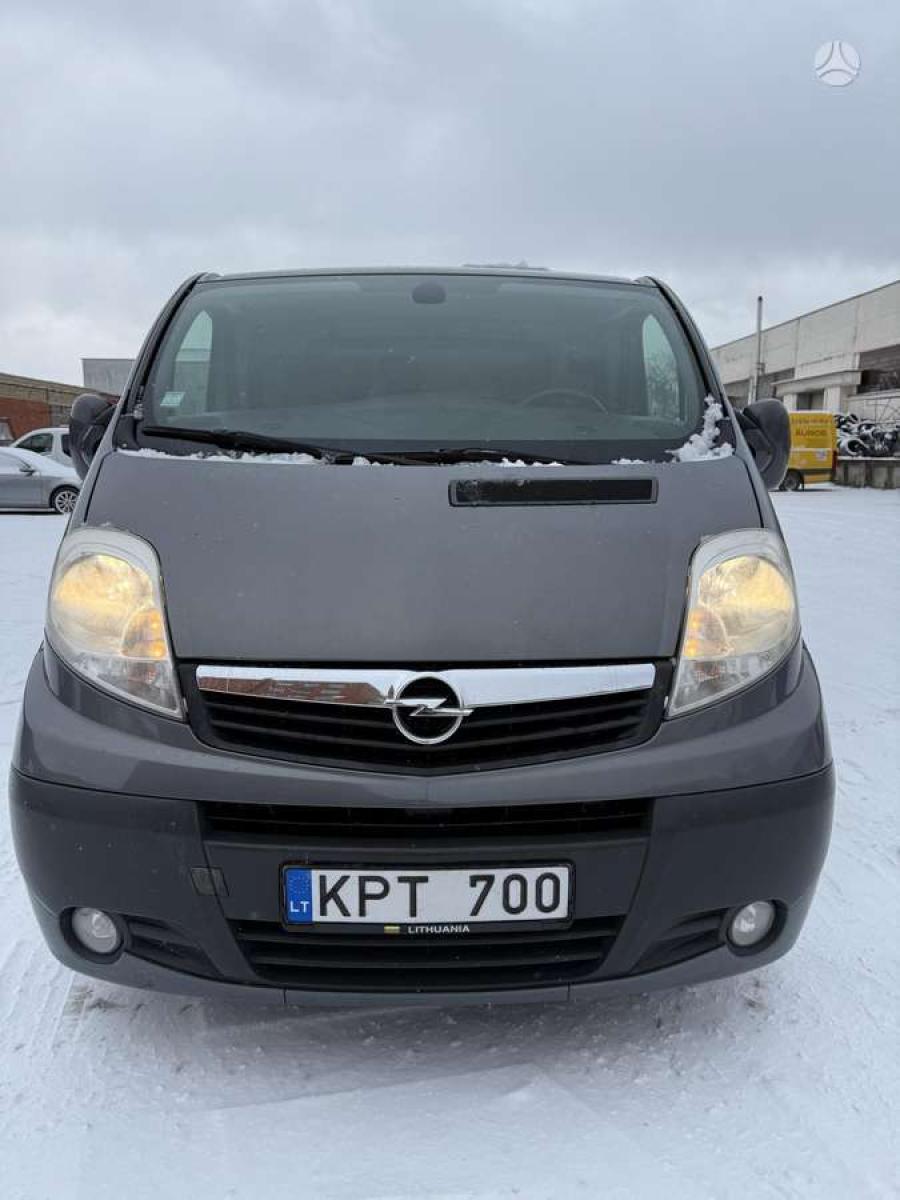 Grey Opel Vivaro 2013 in Vilnius, with an engine capacity of 2.00 L and mileage of 322 thousand km for 5200 €, photo 5 on AUTOMOTO.COM.LV