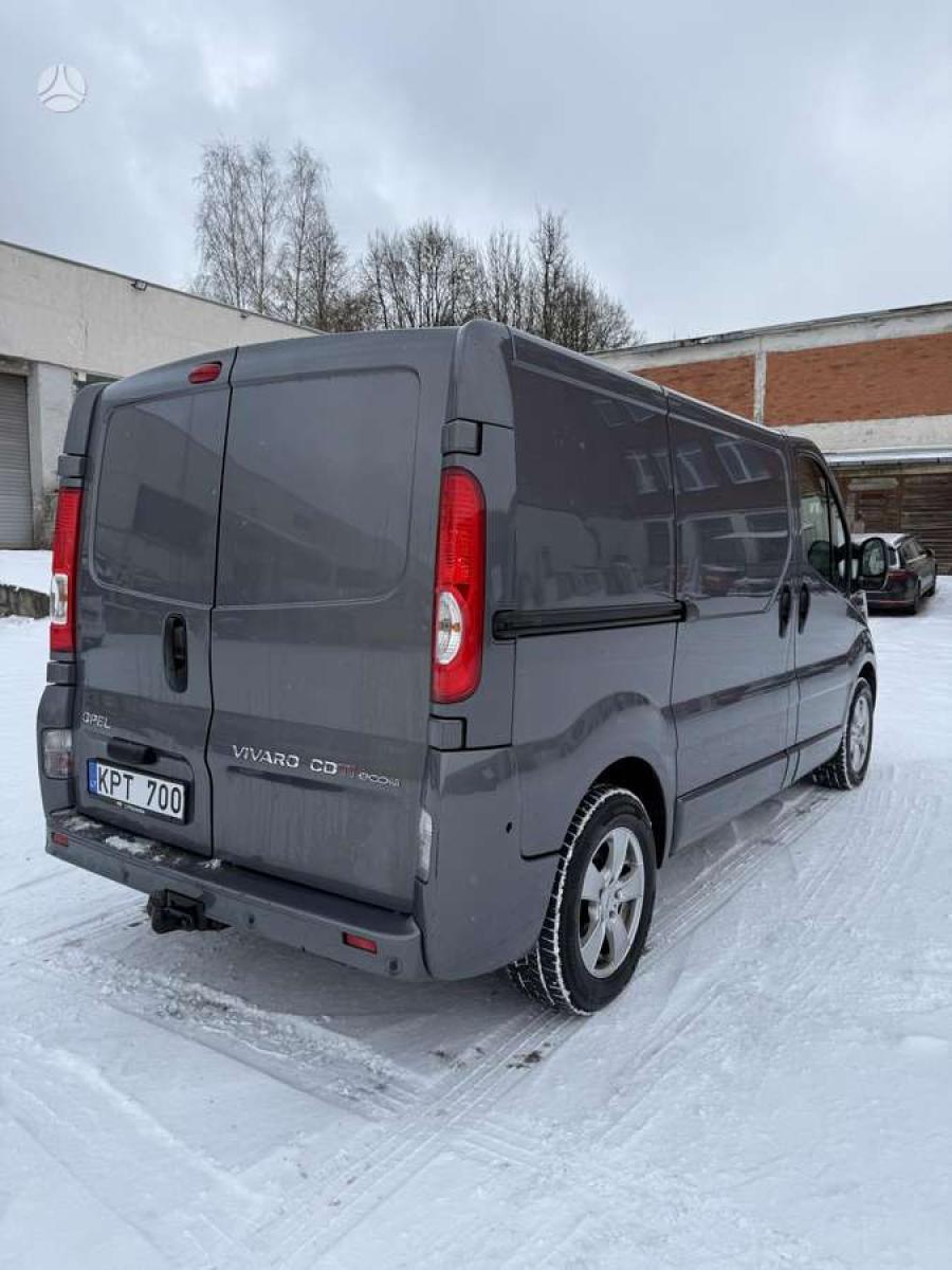 Grey Opel Vivaro 2013 in Vilnius, with an engine capacity of 2.00 L and mileage of 322 thousand km for 5200 €, photo 6 on AUTOMOTO.COM.LV