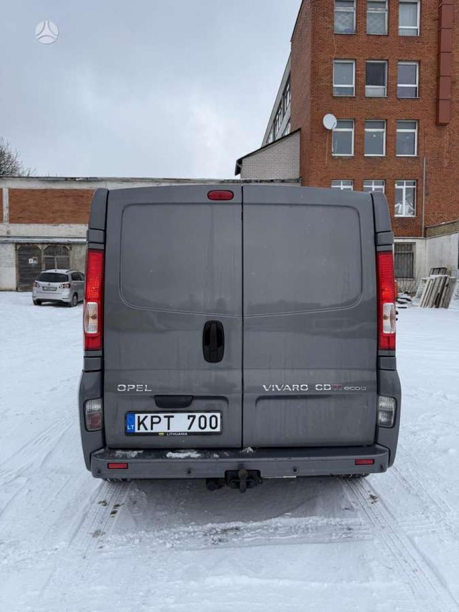Grey Opel Vivaro 2013 in Vilnius, with an engine capacity of 2.00 L and mileage of 322 thousand km for 5200 €, photo 7 on AUTOMOTO.COM.LV