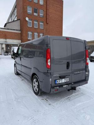 Grey Opel Vivaro 2013 in Vilnius, with an engine capacity of 2.00 L and mileage of 322 thousand km for 5200 €, photo 8 on AUTOMOTO.COM.LV