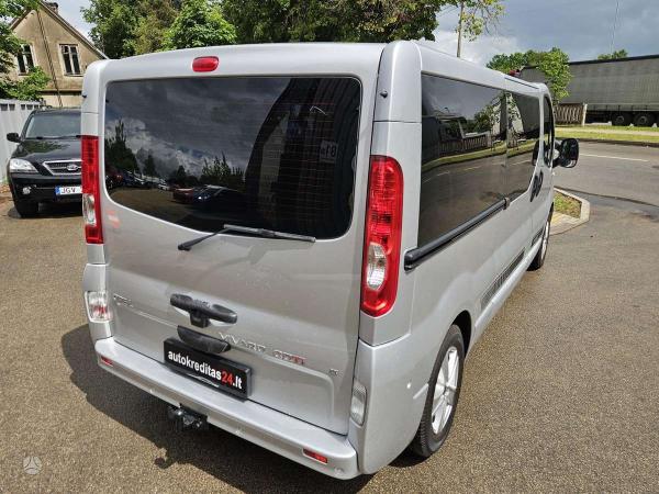 Pelēks Opel Vivaro 2013 Šauļi, ar dzinēja tilpumu 2.00 L un nobraukumu 244 tūkst. km par 11950 €, foto 4 vietnē AUTOMOTO.COM.LV