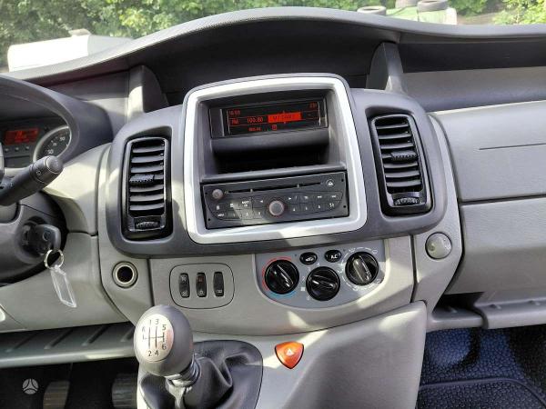 Pelēks Opel Vivaro 2013 Klaipėda, ar dzinēja tilpumu 2.00 L un nobraukumu 313 tūkst. km par 8500 €, foto 9 vietnē AUTOMOTO.COM.LV