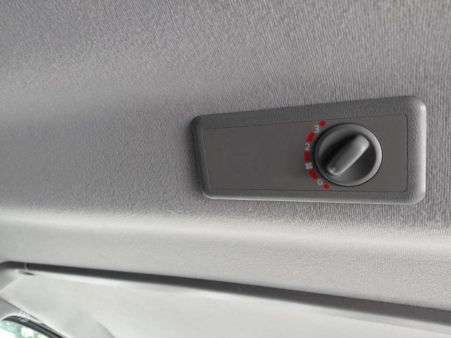 Pelēks Opel Vivaro 2013 Klaipėda, ar dzinēja tilpumu 2.00 L un nobraukumu 313 tūkst. km par 8500 €, foto 18 vietnē AUTOMOTO.COM.LV