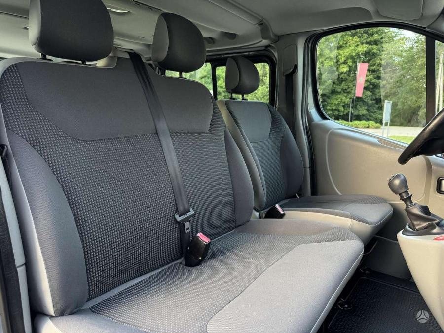 Grey Opel Vivaro 2013 in Vilnius, with an engine capacity of 2.00 L and mileage of 260 thousand km for 9999 €, photo 37 on AUTOMOTO.COM.LV