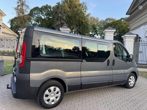 Grey Opel Vivaro 2013 in Vilnius, with an engine capacity of 2.00 L and mileage of 260 thousand km for 9999 €, photo 3 on AUTOMOTO.COM.LV