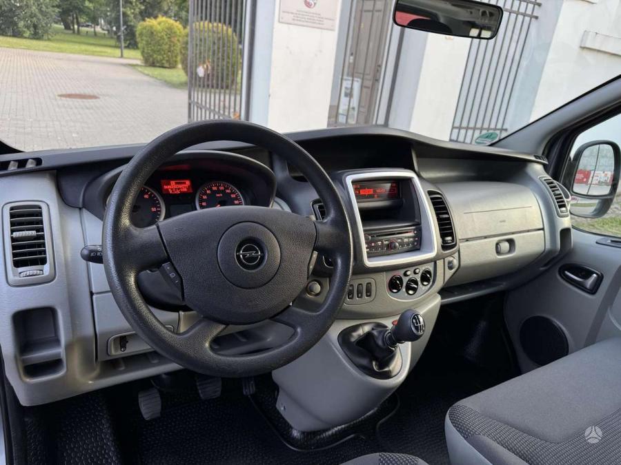 Grey Opel Vivaro 2013 in Vilnius, with an engine capacity of 2.00 L and mileage of 260 thousand km for 9999 €, photo 6 on AUTOMOTO.COM.LV