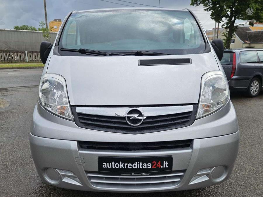 Grey Opel Vivaro 2013 in Siauliai, with an engine capacity of 2.00 L and mileage of 244 thousand km for 11950 €, photo 3 on AUTOMOTO.COM.LV