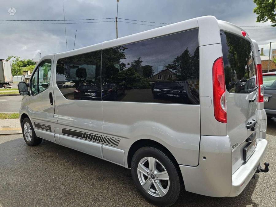 Grey Opel Vivaro 2013 in Siauliai, with an engine capacity of 2.00 L and mileage of 244 thousand km for 11950 €, photo 9 on AUTOMOTO.COM.LV