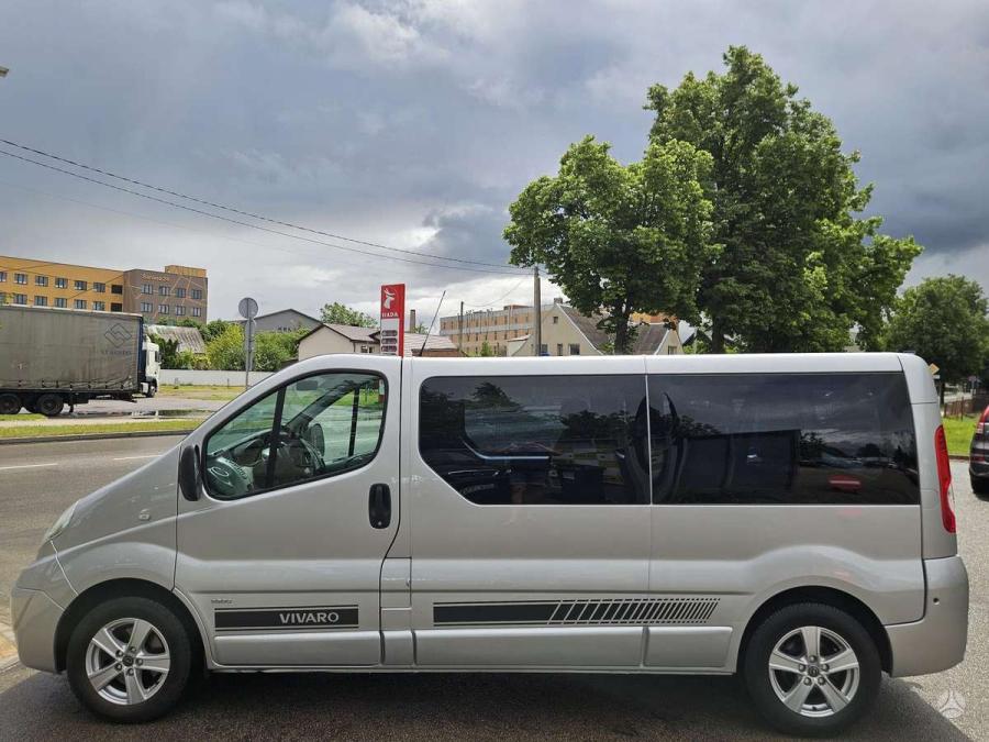 Grey Opel Vivaro 2013 in Siauliai, with an engine capacity of 2.00 L and mileage of 244 thousand km for 11950 €, photo 10 on AUTOMOTO.COM.LV