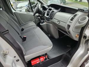 Grey Opel Vivaro 2013 in Siauliai, with an engine capacity of 2.00 L and mileage of 244 thousand km for 11950 €, photo 15 on AUTOMOTO.COM.LV
