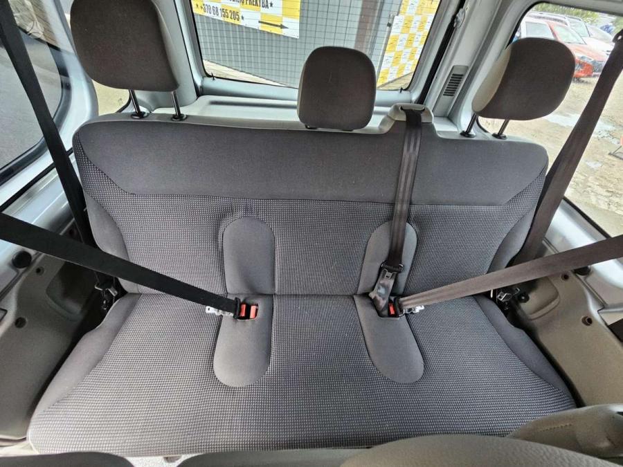 Grey Opel Vivaro 2013 in Siauliai, with an engine capacity of 2.00 L and mileage of 244 thousand km for 11950 €, photo 18 on AUTOMOTO.COM.LV