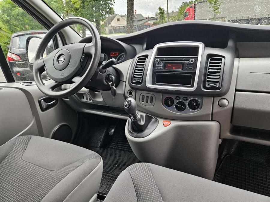 Grey Opel Vivaro 2013 in Siauliai, with an engine capacity of 2.00 L and mileage of 244 thousand km for 11950 €, photo 19 on AUTOMOTO.COM.LV