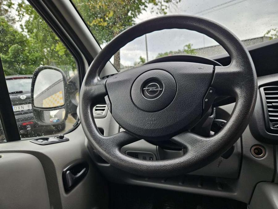Grey Opel Vivaro 2013 in Siauliai, with an engine capacity of 2.00 L and mileage of 244 thousand km for 11950 €, photo 20 on AUTOMOTO.COM.LV