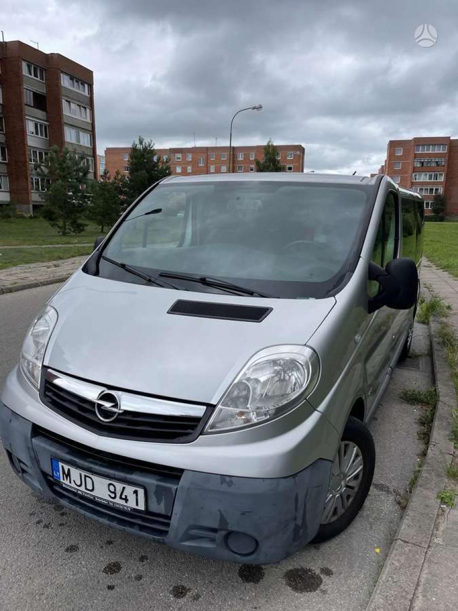 Grey Opel Vivaro 2013 in Klaipeda, with an engine capacity of 2.00 L and mileage of 202 thousand km for 9950 €, photo 3 on AUTOMOTO.COM.LV